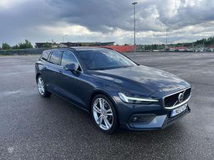 Blue Volvo V60 2022 in Vilnius, with an engine capacity of 1.97 L and mileage of 96 thousand km for 27900 €, photo 5 on AUTOMOTO.COM.LV