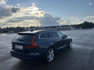Blue Volvo V60 2022 in Vilnius, with an engine capacity of 1.97 L and mileage of 96 thousand km for 27900 €, photo 9 on AUTOMOTO.COM.LV