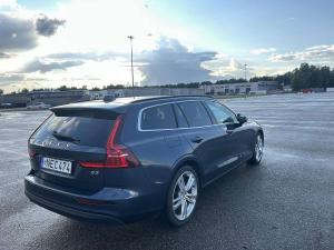 Blue Volvo V60 2022 in Vilnius, with an engine capacity of 1.97 L and mileage of 96 thousand km for 27900 €, photo 10 on AUTOMOTO.COM.LV