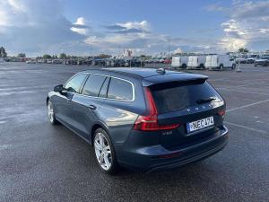 Blue Volvo V60 2022 in Vilnius, with an engine capacity of 1.97 L and mileage of 96 thousand km for 27900 €, photo 12 on AUTOMOTO.COM.LV