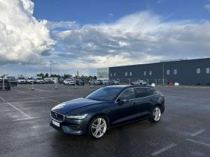 Blue Volvo V60 2022 in Vilnius, with an engine capacity of 1.97 L and mileage of 96 thousand km for 27900 €, photo 18 on AUTOMOTO.COM.LV