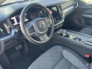 Blue Volvo V60 2022 in Vilnius, with an engine capacity of 1.97 L and mileage of 96 thousand km for 27900 €, photo 19 on AUTOMOTO.COM.LV