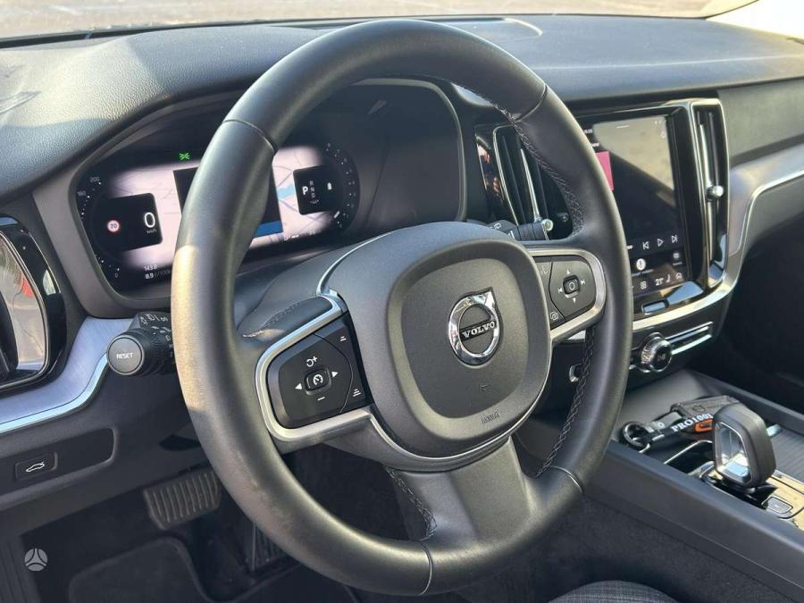Blue Volvo V60 2022 in Vilnius, with an engine capacity of 1.97 L and mileage of 96 thousand km for 27900 €, photo 20 on AUTOMOTO.COM.LV