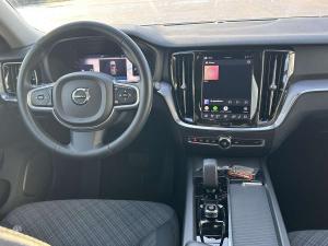 Blue Volvo V60 2022 in Vilnius, with an engine capacity of 1.97 L and mileage of 96 thousand km for 27900 €, photo 22 on AUTOMOTO.COM.LV