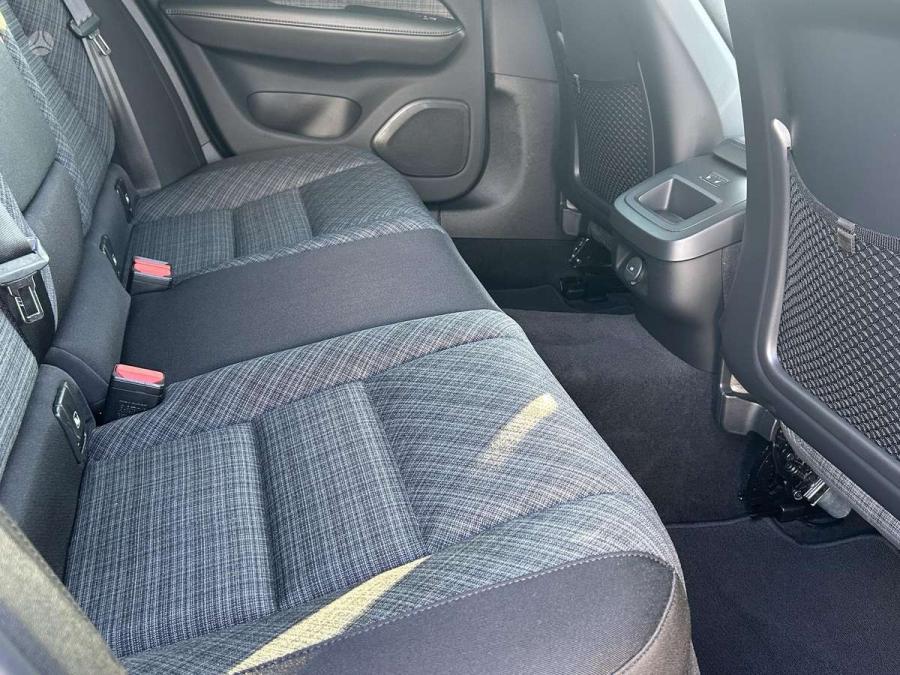 Blue Volvo V60 2022 in Vilnius, with an engine capacity of 1.97 L and mileage of 96 thousand km for 27900 €, photo 26 on AUTOMOTO.COM.LV