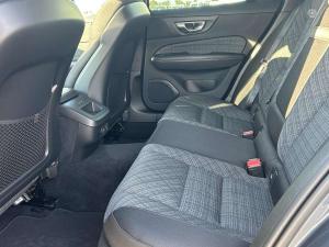 Blue Volvo V60 2022 in Vilnius, with an engine capacity of 1.97 L and mileage of 96 thousand km for 27900 €, photo 28 on AUTOMOTO.COM.LV