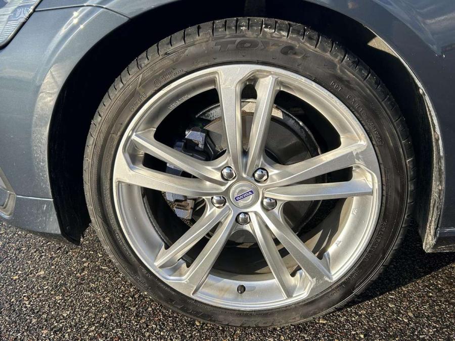 Blue Volvo V60 2022 in Vilnius, with an engine capacity of 1.97 L and mileage of 96 thousand km for 27900 €, photo 41 on AUTOMOTO.COM.LV