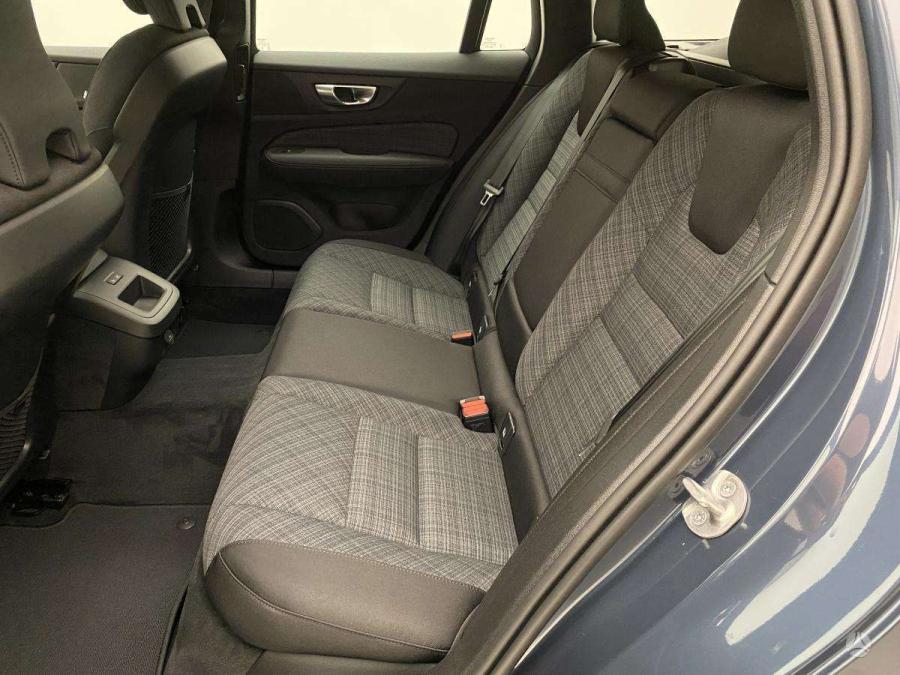 Blue Volvo V60 2022 in Vilnius, with an engine capacity of 1.97 L and mileage of 96 thousand km for 27900 €, photo 49 on AUTOMOTO.COM.LV