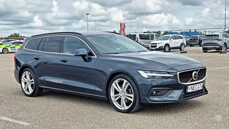 Zils Volvo V60 2022 Viļņa, ar dzinēja tilpumu 1.97 L un nobraukumu 96 tūkst. km par 27700 €, foto 7 vietnē AUTOMOTO.COM.LV