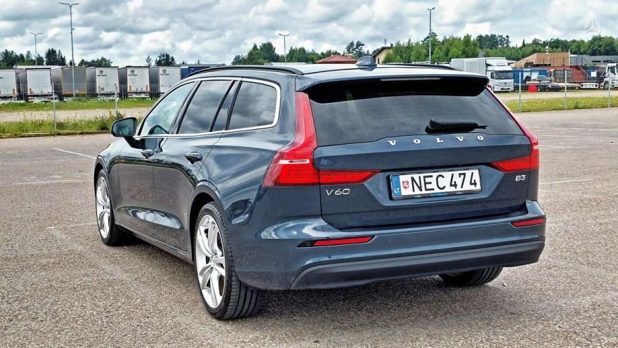 Zils Volvo V60 2022 Viļņa, ar dzinēja tilpumu 1.97 L un nobraukumu 96 tūkst. km par 27700 €, foto 11 vietnē AUTOMOTO.COM.LV