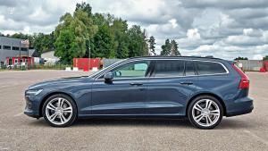 Zils Volvo V60 2022 Viļņa, ar dzinēja tilpumu 1.97 L un nobraukumu 96 tūkst. km par 27700 €, foto 13 vietnē AUTOMOTO.COM.LV