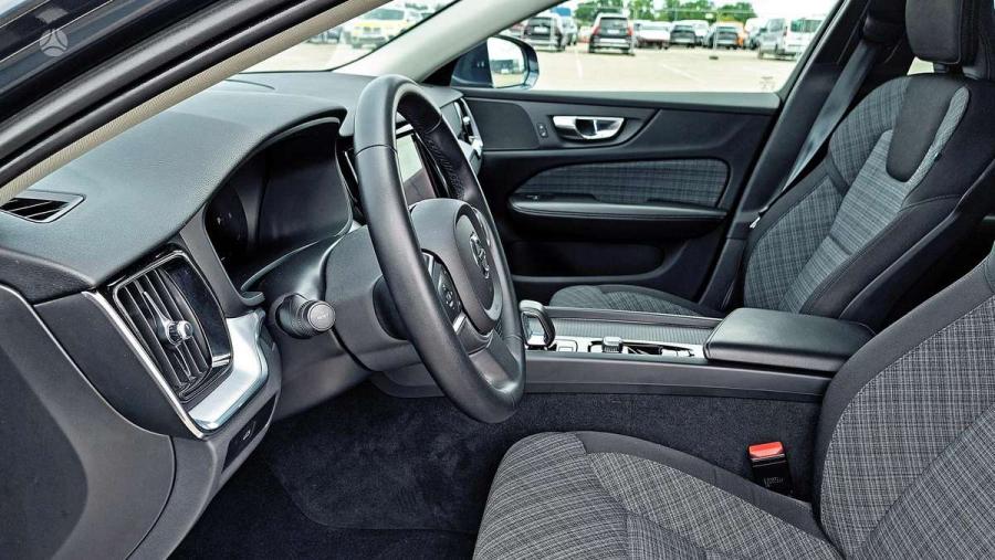 Zils Volvo V60 2022 Viļņa, ar dzinēja tilpumu 1.97 L un nobraukumu 96 tūkst. km par 27700 €, foto 16 vietnē AUTOMOTO.COM.LV