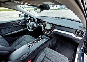 Zils Volvo V60 2022 Viļņa, ar dzinēja tilpumu 1.97 L un nobraukumu 96 tūkst. km par 27700 €, foto 17 vietnē AUTOMOTO.COM.LV