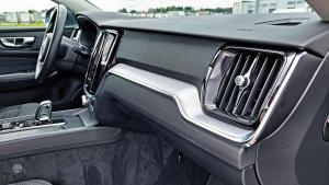 Zils Volvo V60 2022 Viļņa, ar dzinēja tilpumu 1.97 L un nobraukumu 96 tūkst. km par 27700 €, foto 19 vietnē AUTOMOTO.COM.LV