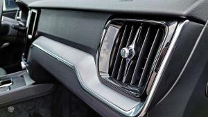 Zils Volvo V60 2022 Viļņa, ar dzinēja tilpumu 1.97 L un nobraukumu 96 tūkst. km par 27700 €, foto 20 vietnē AUTOMOTO.COM.LV