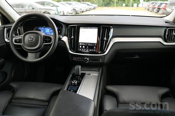 Blue Volvo V60 2022 in Tukums, with an engine capacity of 2.00 L and mileage of 218 thousand km for 17790 €, photo 11 on AUTOMOTO.COM.LV