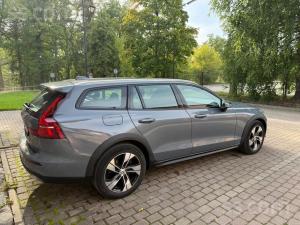 Синий Вольво B60 2022 в Гулбене, объемом двигателя 2.00 л и пробегом 89 тыс. км за 32900 €, фото 4 на AUTOMOTO.COM.LV