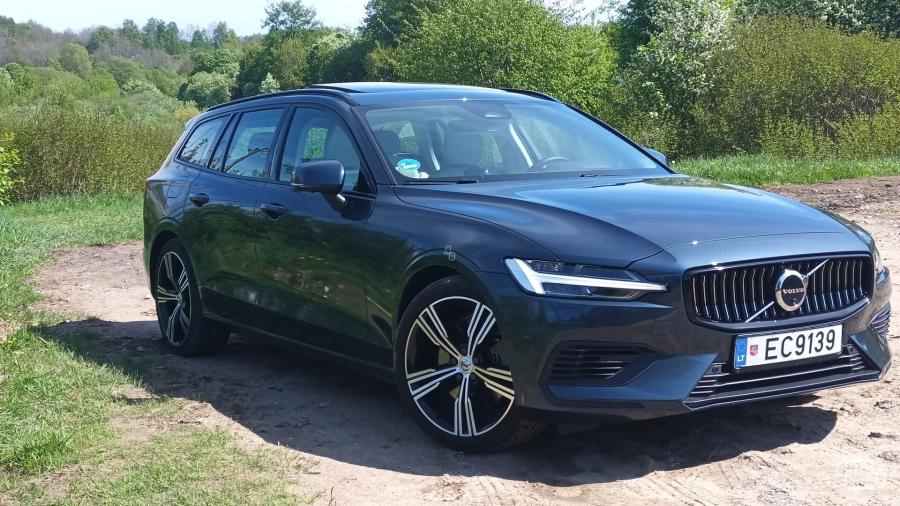 Zils Volvo V60 2024 Klaipėda, ar dzinēja tilpumu 2.00 L un nobraukumu 14 tūkst. km par 41500 €, foto 4 vietnē AUTOMOTO.COM.LV