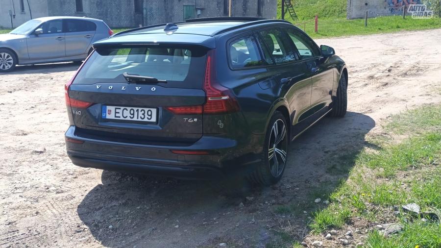 Zils Volvo V60 2024 Klaipėda, ar dzinēja tilpumu 2.00 L un nobraukumu 14 tūkst. km par 41500 €, foto 5 vietnē AUTOMOTO.COM.LV