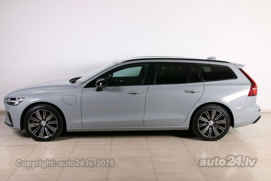 Zils Volvo V60 2024 Pērnava, ar dzinēja tilpumu 2.00 L un nobraukumu 56 tūkst. km par 42990 €, foto 4 vietnē AUTOMOTO.COM.LV
