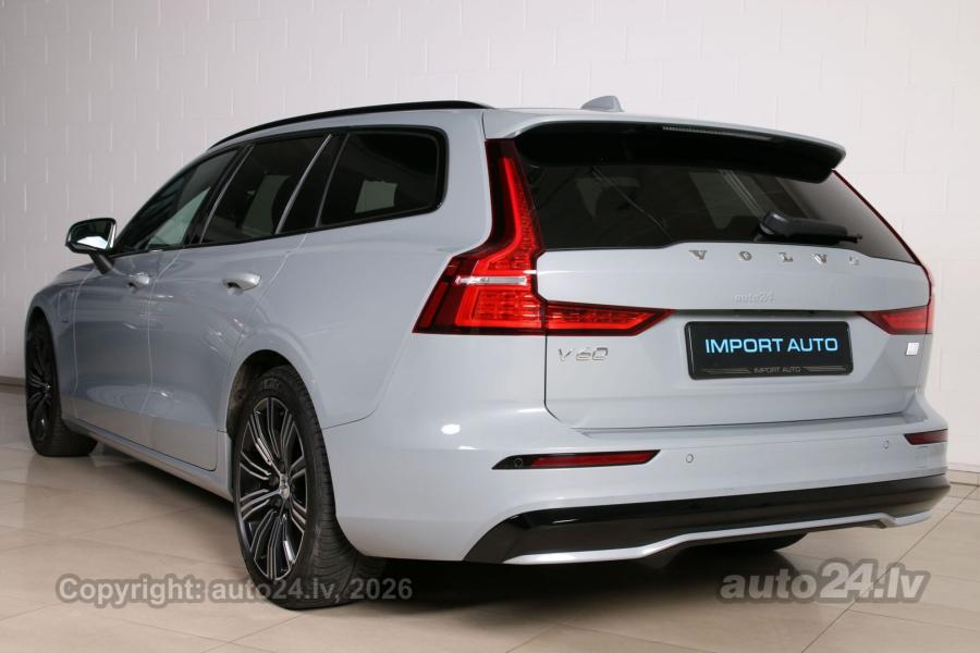 Zils Volvo V60 2024 Pērnava, ar dzinēja tilpumu 2.00 L un nobraukumu 56 tūkst. km par 42990 €, foto 5 vietnē AUTOMOTO.COM.LV