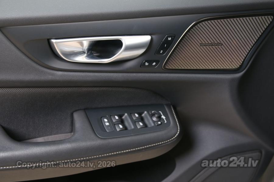 Zils Volvo V60 2024 Pērnava, ar dzinēja tilpumu 2.00 L un nobraukumu 56 tūkst. km par 42990 €, foto 14 vietnē AUTOMOTO.COM.LV