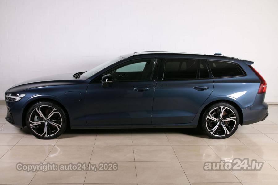 Zils Volvo V60 2024 Pērnava, ar dzinēja tilpumu 2.00 L un nobraukumu 27 tūkst. km par 49990 €, foto 4 vietnē AUTOMOTO.COM.LV