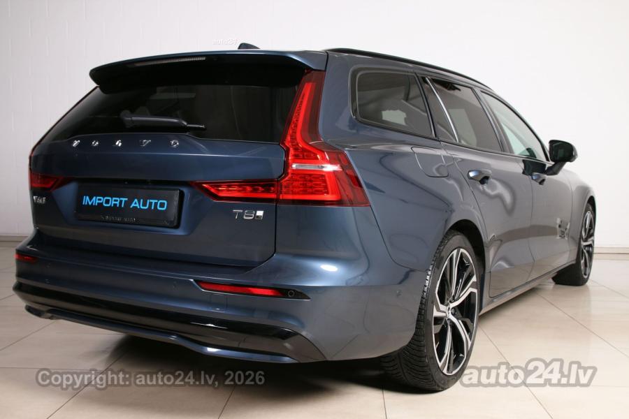 Zils Volvo V60 2024 Pērnava, ar dzinēja tilpumu 2.00 L un nobraukumu 27 tūkst. km par 49990 €, foto 7 vietnē AUTOMOTO.COM.LV