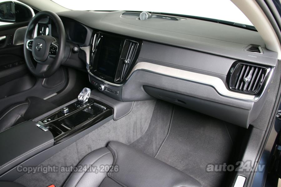 Zils Volvo V60 2024 Pērnava, ar dzinēja tilpumu 2.00 L un nobraukumu 27 tūkst. km par 49990 €, foto 10 vietnē AUTOMOTO.COM.LV