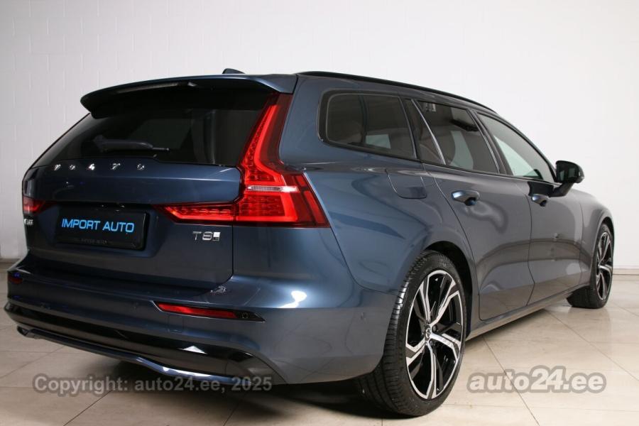 Blue Volvo V60 2025 in Tallinn, with an engine capacity of 2.00 L and mileage of 26 thousand km for 52990 €, photo 6 on AUTOMOTO.COM.LV