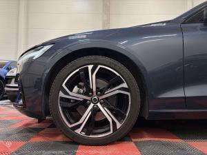 Blue Volvo V60 2025 in Vilnius, with an engine capacity of 1.97 L and mileage of 18 thousand km for 37990 €, photo 8 on AUTOMOTO.COM.LV
