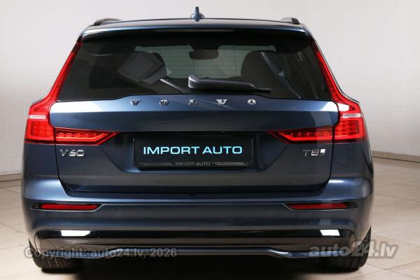 Zils Volvo V60 2025 Tallina, ar dzinēja tilpumu 2.00 L un nobraukumu 22 tūkst. km par 51990 €, foto 6 vietnē AUTOMOTO.COM.LV