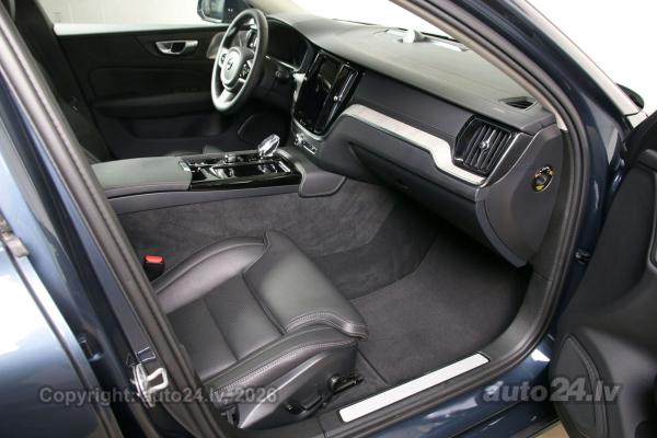 Zils Volvo V60 2025 Tallina, ar dzinēja tilpumu 2.00 L un nobraukumu 22 tūkst. km par 51990 €, foto 11 vietnē AUTOMOTO.COM.LV