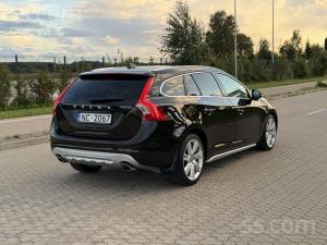 Brown Volvo V60 2011 in Jelgava, with an engine capacity of 2.40 L and mileage of 0 thousand km for 6700 €, photo 4 on AUTOMOTO.COM.LV