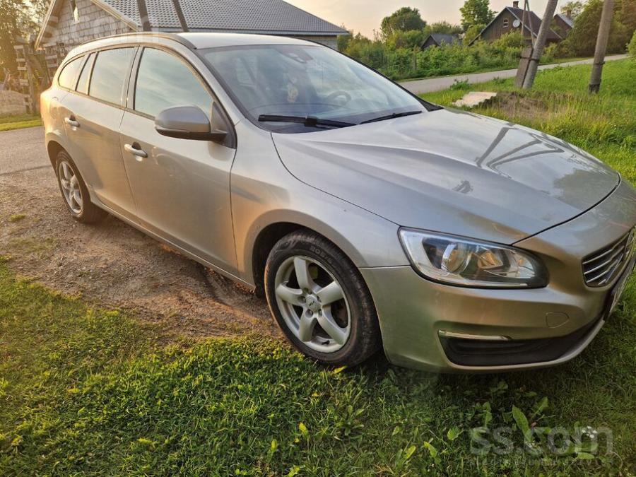 Brūns Volvo V60 2013 Rēzekne, ar dzinēja tilpumu 1.60 L un nobraukumu 380 tūkst. km par 7000 €, foto 1 vietnē AUTOMOTO.COM.LV