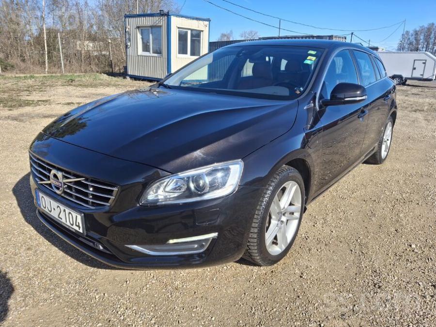 Brūns Volvo V60 2013 Rīga, ar dzinēja tilpumu 2.40 L un nobraukumu 284 tūkst. km par 6995 €, foto 1 vietnē AUTOMOTO.COM.LV
