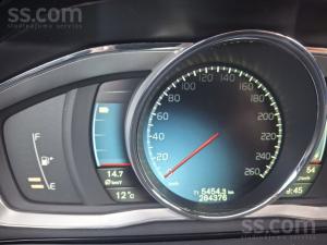 Brūns Volvo V60 2013 Rīga, ar dzinēja tilpumu 2.40 L un nobraukumu 284 tūkst. km par 6995 €, foto 20 vietnē AUTOMOTO.COM.LV