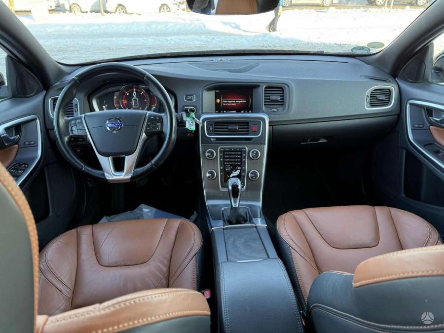 Brown Volvo V60 2014 in Kaunas, with an engine capacity of 2.00 L and mileage of 270 thousand km for 5950 €, photo 15 on AUTOMOTO.COM.LV