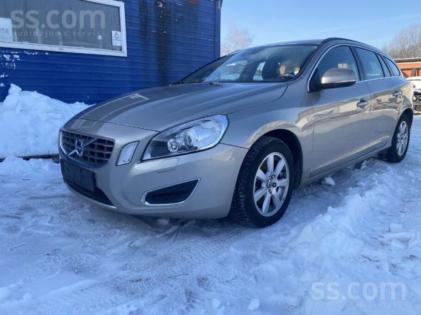Brūns Volvo V60 2011 Rīga, ar dzinēja tilpumu 2.00 L un nobraukumu 268 tūkst. km par 2750 €, foto 1 vietnē AUTOMOTO.COM.LV