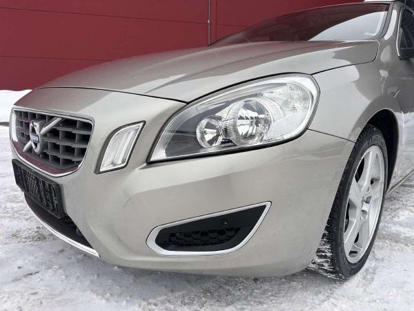 Brown Volvo V60 2011 in Kaunas, with an engine capacity of 2.00 L and mileage of 263 thousand km for 5590 €, photo 3 on AUTOMOTO.COM.LV