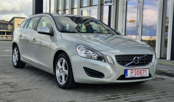 Brown Volvo V60 2011 in Vilnius, with an engine capacity of 1.98 L and mileage of 288 thousand km for 5250 €, photo 5 on AUTOMOTO.COM.LV