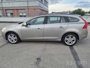 Brūns Volvo V60 2011 Rīga, ar dzinēja tilpumu 1.60 L un nobraukumu 270 tūkst. km par 3200 €, foto 1 vietnē AUTOMOTO.COM.LV