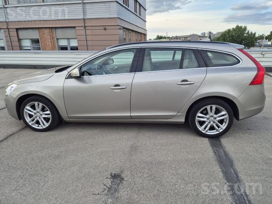 Brūns Volvo V60 2011 Rīga, ar dzinēja tilpumu 1.60 L un nobraukumu 270 tūkst. km par 3200 €, foto 1 vietnē AUTOMOTO.COM.LV