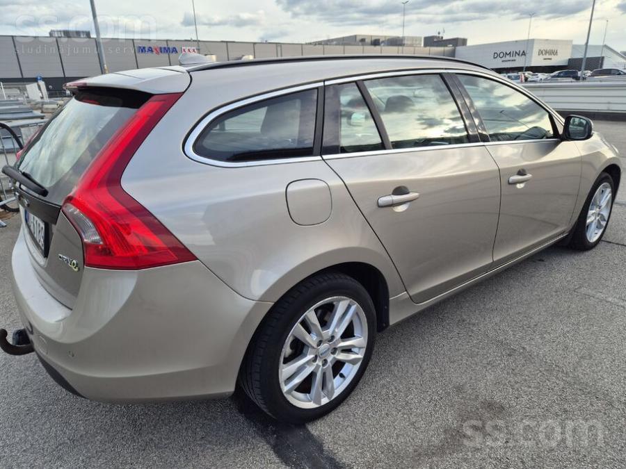 Brūns Volvo V60 2011 Rīga, ar dzinēja tilpumu 1.60 L un nobraukumu 270 tūkst. km par 3200 €, foto 5 vietnē AUTOMOTO.COM.LV