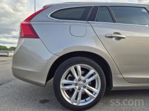 Brūns Volvo V60 2011 Rīga, ar dzinēja tilpumu 1.60 L un nobraukumu 270 tūkst. km par 3200 €, foto 7 vietnē AUTOMOTO.COM.LV