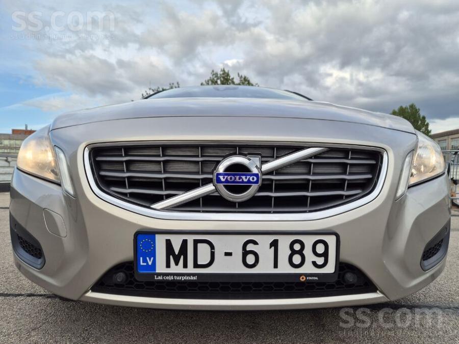 Brūns Volvo V60 2011 Rīga, ar dzinēja tilpumu 1.60 L un nobraukumu 270 tūkst. km par 3200 €, foto 8 vietnē AUTOMOTO.COM.LV