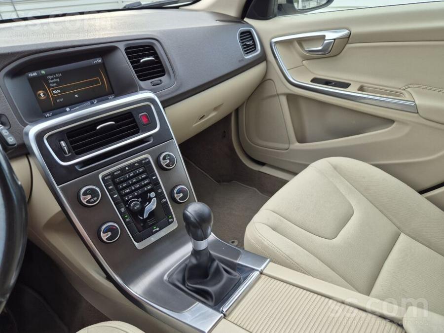 Brūns Volvo V60 2011 Rīga, ar dzinēja tilpumu 1.60 L un nobraukumu 270 tūkst. km par 3200 €, foto 9 vietnē AUTOMOTO.COM.LV