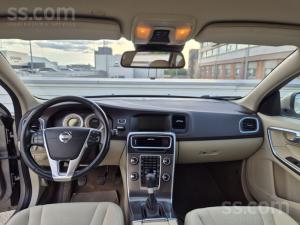 Brūns Volvo V60 2011 Rīga, ar dzinēja tilpumu 1.60 L un nobraukumu 270 tūkst. km par 3200 €, foto 10 vietnē AUTOMOTO.COM.LV