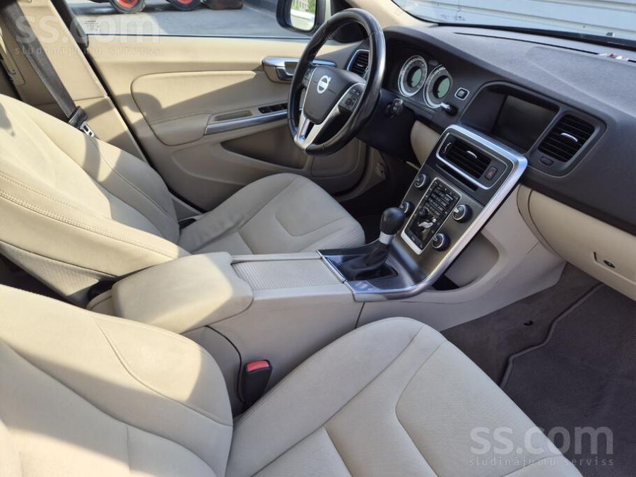 Brūns Volvo V60 2011 Rīga, ar dzinēja tilpumu 1.60 L un nobraukumu 270 tūkst. km par 3200 €, foto 11 vietnē AUTOMOTO.COM.LV