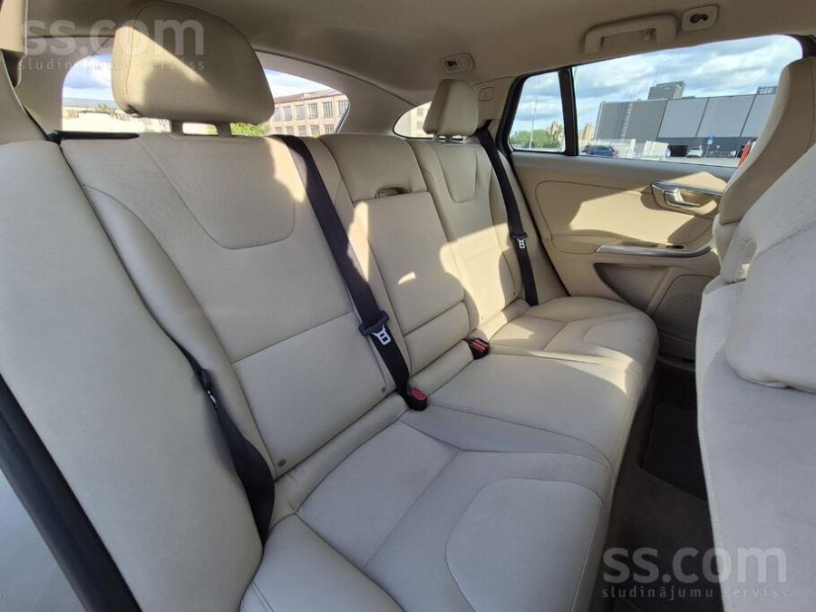Brūns Volvo V60 2011 Rīga, ar dzinēja tilpumu 1.60 L un nobraukumu 270 tūkst. km par 3200 €, foto 13 vietnē AUTOMOTO.COM.LV